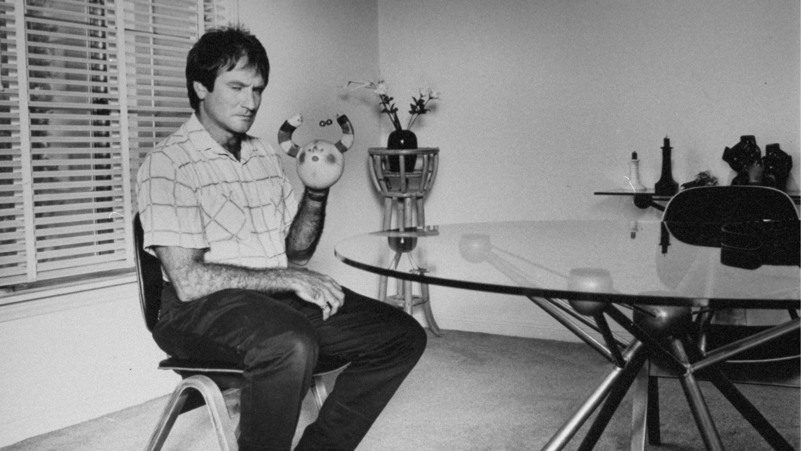 So lange rechte Winkel, Robin Williams‘ Esszimmer aus den 90ern ...